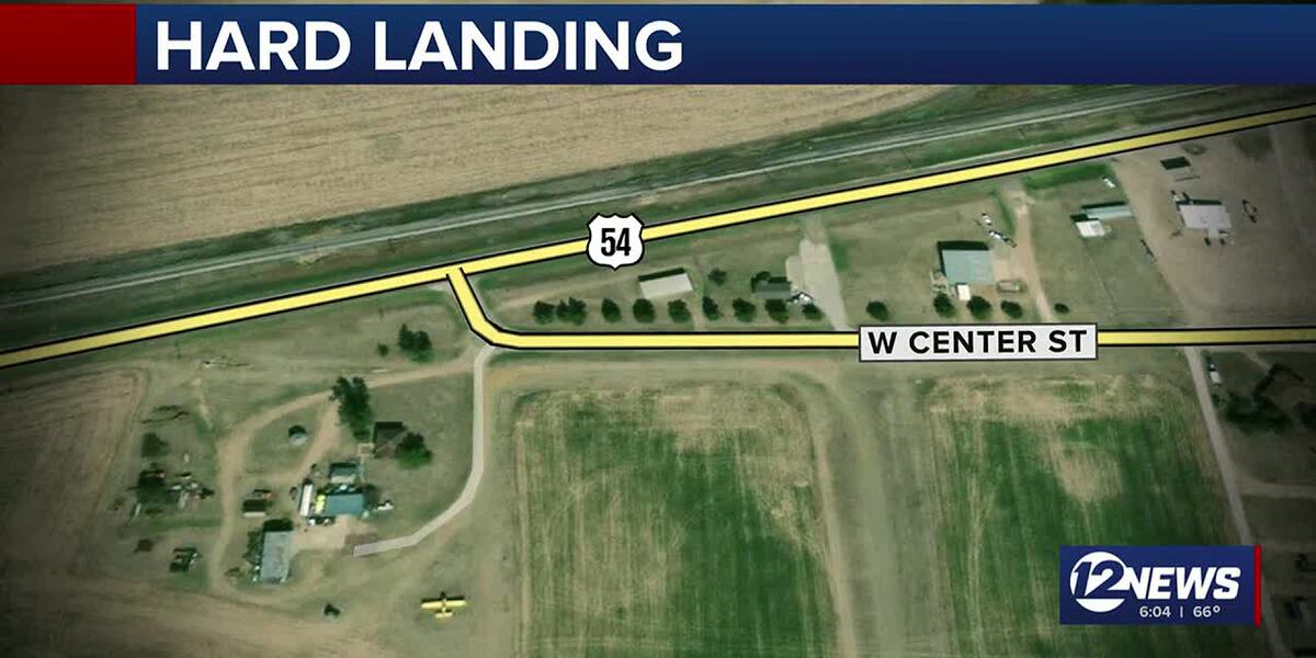 Small plane misses runway in SW Kansas, stops in yard Small plane misses runway in SW Kansas, stops in yard