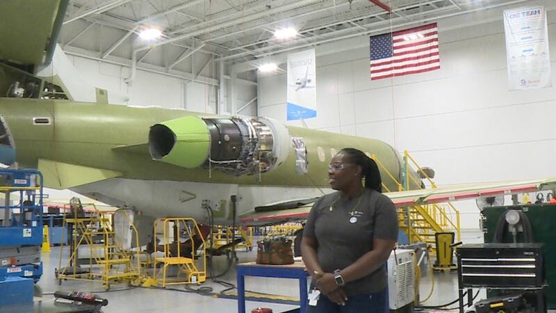 Machinists at Textron Aviation begin strike after rejecting contract offer Machinists at Textron Aviation begin strike after rejecting contract offer