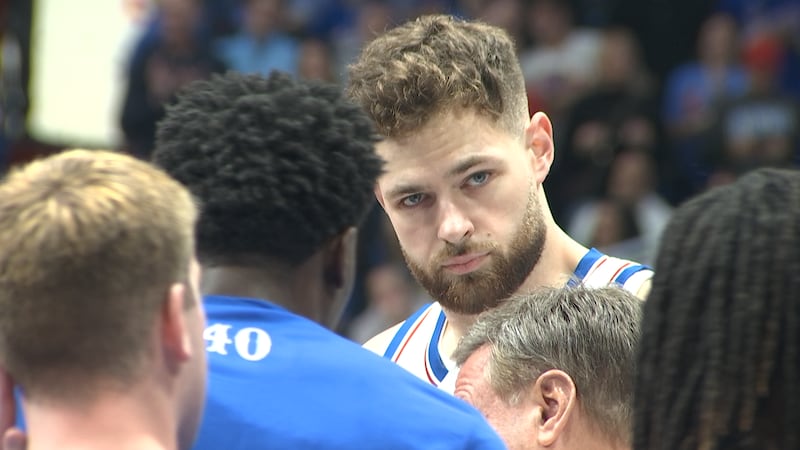 No. 1 Kansas falls to Mizzou, suffers second-straight loss No. 1 Kansas falls to Mizzou, suffers second-straight loss